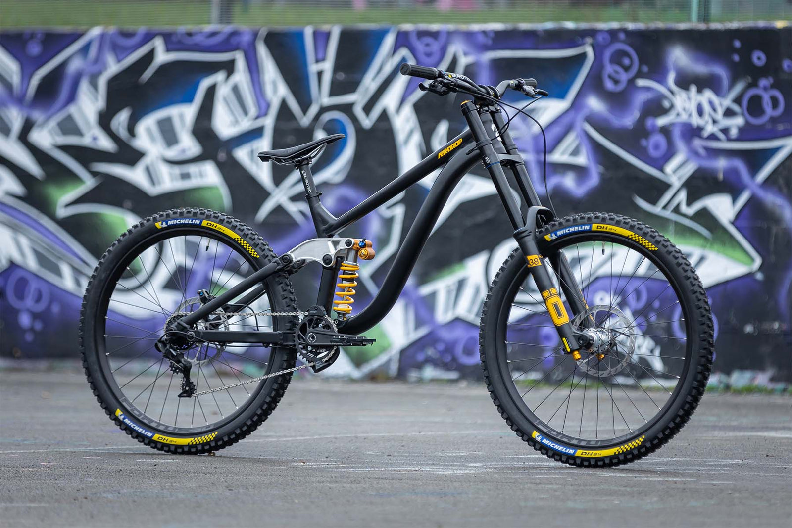 Airdrop Slacker Works - Öhlins equipped 27.5" Downhill Bike - Airdrop ...